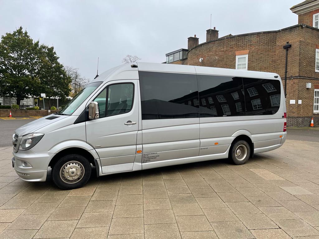 Minibus Coach Hire with Driver Edinburgh | Call +44 121 318 3555