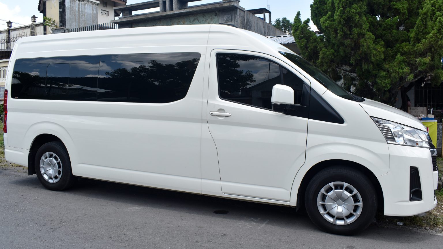 Minibus & Coach Hire with Driver Edinburgh | 8-72 Seater Transport